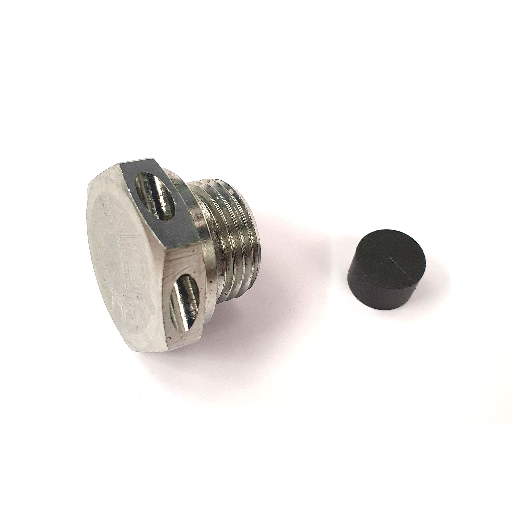 60G Bung M18x1.5 With Magnet – C Bradley Motorsport
